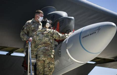 အမေရိကန်အနေနဲ့ တရုတ်နိုင်ငံရဲ့အသံထက်မြန်တဲ့ဒုံးကျည်နဲ့ ခြိမ်းခြောက်မှုများကို ရင်ဆိုင်ရဖွယ်ရှိနေ