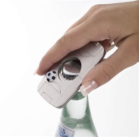 TROIKA足球開瓶器 BTO86 PN 誠品線上