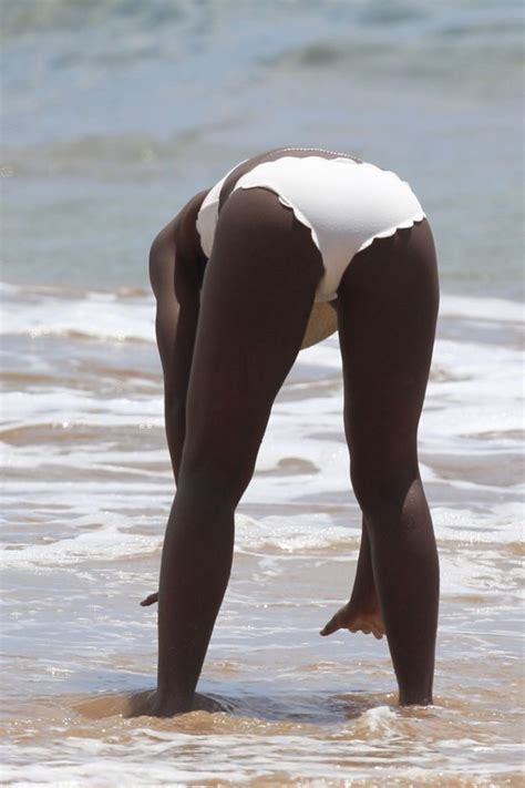 Lupita Nyongo Fappening Nude And Sexy 20 Photos The Fappening