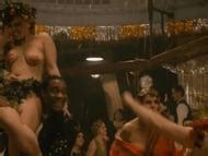 Naked Eléonore Haentjens in Ceasefire