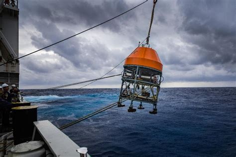 “探索二号”科考船完成深海原位科学实验站南海海试任务，返航三亚 中国科学院深海科学与工程研究所