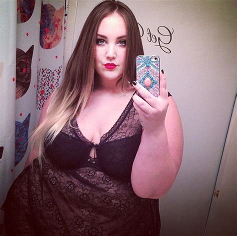 En Redes Courtney Mina La Modelo Xl Que Reta La Belleza En Instagram
