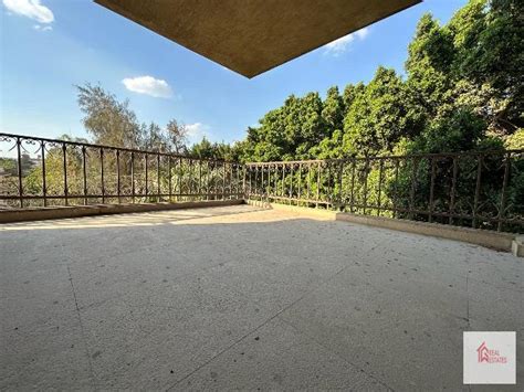 Duplex Apartment First Floor 3 Bedrooms 3 Bathrooms Living Room 4