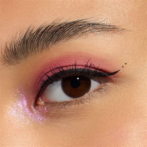 Μπορείτε να αγοράσετε Essence προϊόντα Lash Princess Liner Black