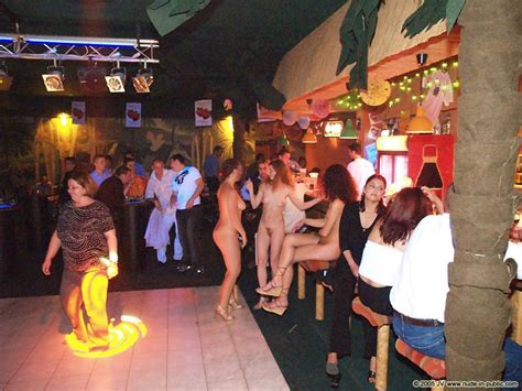 Five Naked Girls In A Disco Reddit NSFW