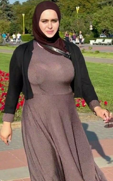 Pin by Natarajan Gopalan on Beautiful curvy women | Curvy women fashion ...