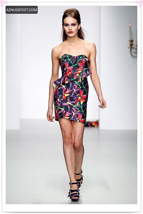 Amanda Ware Feet Aznudefeet