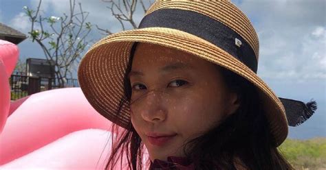 소녀시대 유리 자주빛 비키니로 더한 흑진주 미모…수영x효연도 감탄