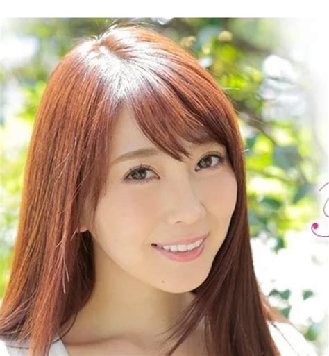 王林さんが大胆スリットのセクシーショットを公開「スタイルが天才的！」「どんどん綺麗になっていく」と大反響｜mamagirl ママガール