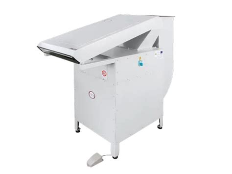 Thread Sucking Machine At ₹ 67000 Piece थ्रेड सकिंग मशीन In New Delhi Id 2849621837733