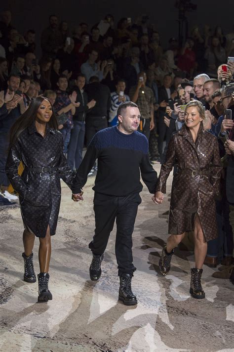 7 Of Naomi Campbells Most Iconic Runway Moments Photos
