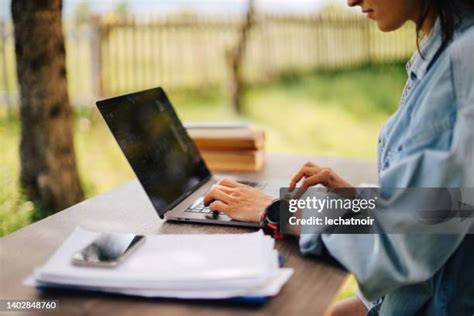 Remote Technical Support Photos And Premium High Res Pictures Getty