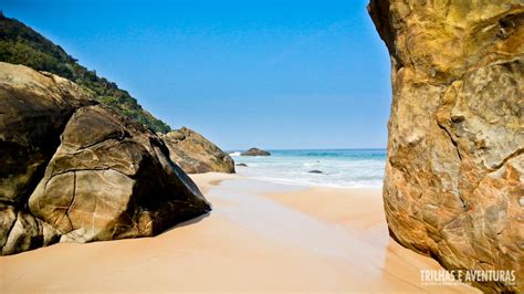 A Entrada Fica Escondida No Canto Esquerdo Da Praia Viagens Possíveis