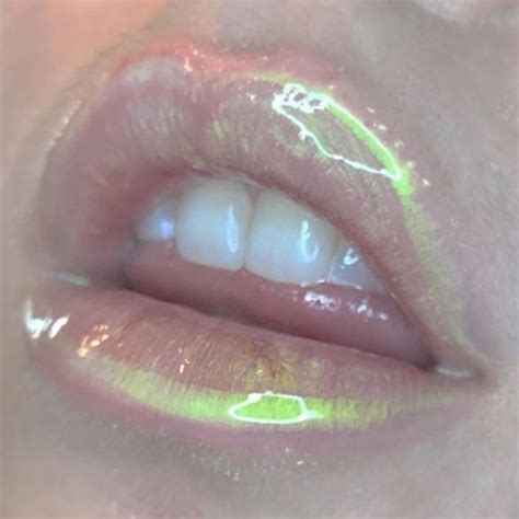Pin By Valeriya On Glitters Pink Lipstick Makeup Aesthetic Makeup