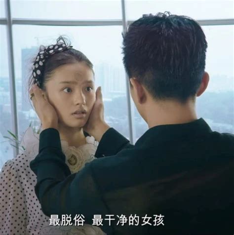 一夜就能爆红，难怪颜值顶尖的女明星挤破头也要搭上他的门路！星爷周星驰林允新浪新闻