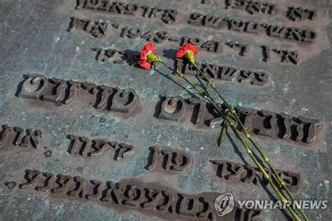 우크라 침공 격동의 100년 지켜본 우크라 할머니 푸틴 죽었으면
