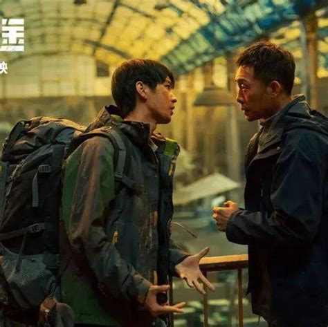 撤侨题材电影《万里归途》曝“危机四伏”版预告张译王俊凯沟通