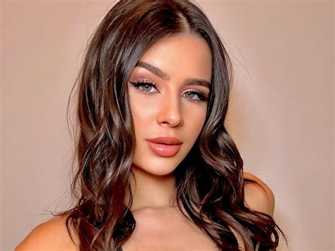 Chick Fil A Worker Trades Fast Food For Onlyfans Fast Cash Toronto Sun