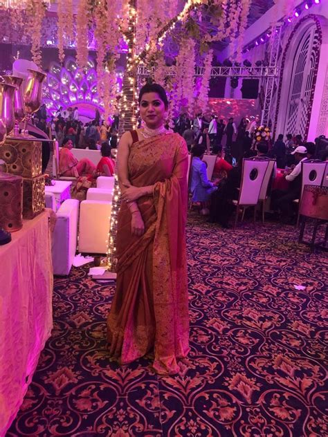 Wear A Saree And Give People A Reason To Turn Their Heads 😊 Avneet Kaur Gill