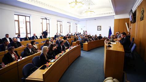 Пети неуспешен опит за избор на председател на СОС ПП ДБ издигна нов