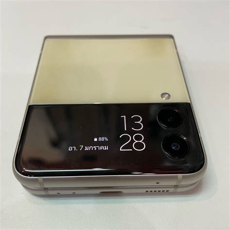Samsung ZFlip3(มือสอง)128G สีครีม สภาพสวย พร้อมใช้งาน มีเครื่องศูนย์ ...