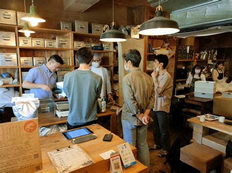 木更津市 スポーツ振興課より、 運動不足解消法 についてご紹介します 「誰でもかんたん、ボッチャ！」 ボッチャは、子どもからお年寄りまで