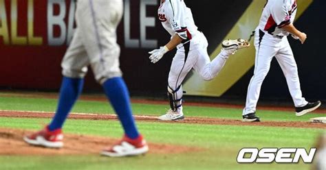 사진 한국 슈퍼스타 김도영 日 Era 1위 쿠바 특급 상대 만루홈런