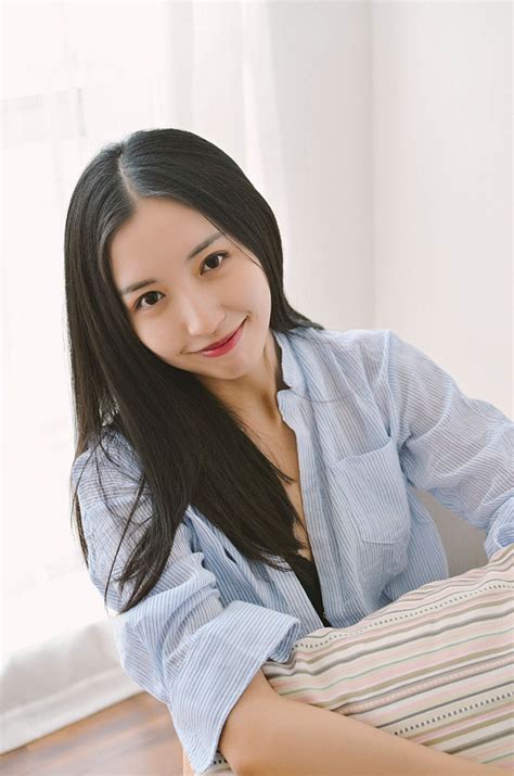 网红八月未央照片 抖音网红八月未央 伤感说说吧