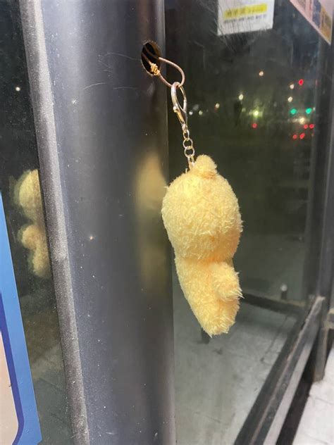 [잡담] 누가 버스정류장에 인형 떨구고갔어 인스티즈 Instiz 일상 카테고리