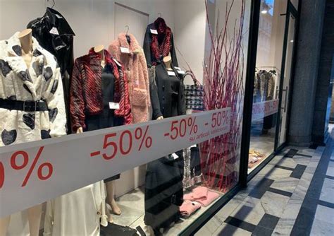 Saldi invernali al via venerdì gennaio Confesercenti Meglio spostarli a febbraio VerbanoNews