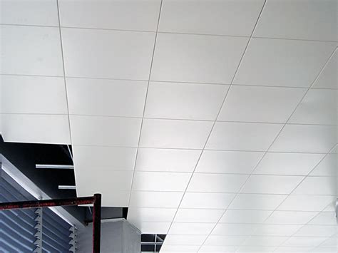 厨房吊顶铝扣板是选铝扣板还是石膏板 行业新闻 广州市纳美金属建材有限公司