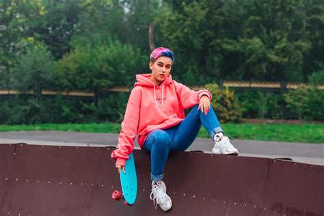 Enby Haircuts 16 Cute Enby Haircut Styles For All Hair Types