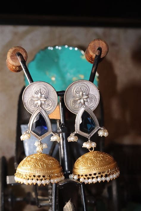 Neelanjali Jhumka Nokshii