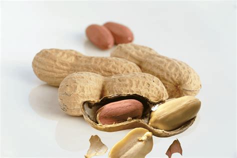 Health Benefits Of Peanuts Yummieliciouz