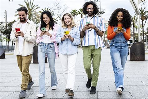 Dangers Of Texting While Walking