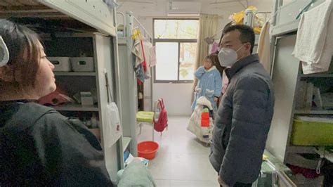 文学院党委走访学生寝室慰问返校学生 信阳师范大学文学院