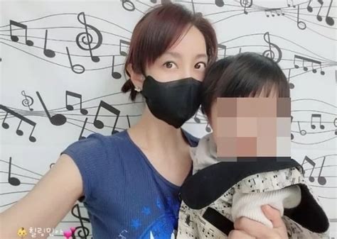 조민아 홀로 아들 돌잔치 준비 “혼자 헤쳐가야눈물 여러 번 참았다” 인사이트