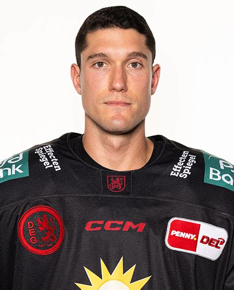 Alec Mccrea Verstärkt Die Dresdner Defensive