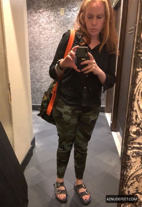 Molly Jong Fast Feet Aznudefeet