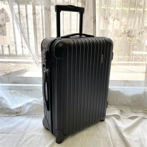 美品 リモワ 機内持ち込み サルサ 35l 2輪 キャリーケース ブラック 軽量