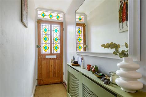 St Leonards Road Horsham Rh13 4 Bed Semi Detached House £500000