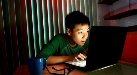 Selain Facebook Dua Situs Porno Ini Ternyata Masuk Daftar Besar Yang Paling Banyak