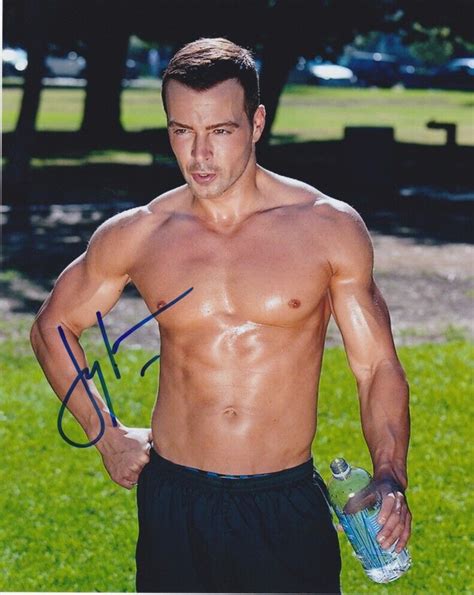 Joey Lawrence Flexing