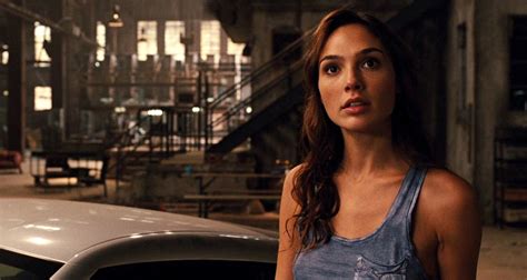 Gal Gadot fala sobre Mulher Maravilha na sequência de O Homem de Aço