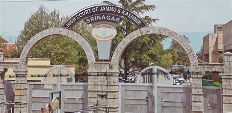 Covid 19 Jammu And Kashmir High Court Jammu Wing Bars Entry For Clerks
