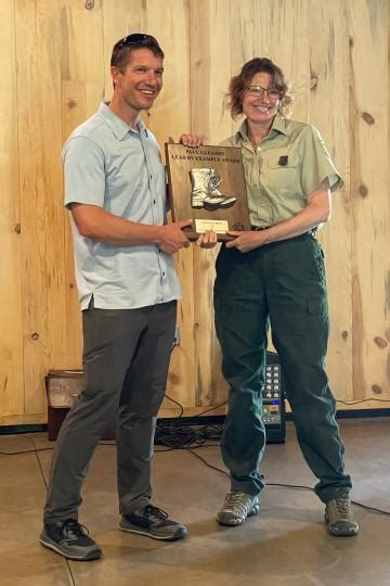 Forest Supervisor Jason Kuiken Receives Fire Leadership Award Us Forest Service