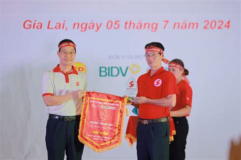Phố Núi Gia Lai Chào đón Hành Trình Đỏ Lần Thứ 9 Viện Huyết Học