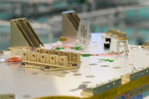 Structures Newspace Factory