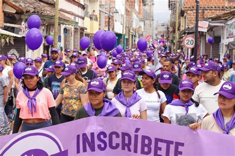 En La Estrella Caminaron Para Promover La Equidad De Género