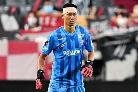 「危険な場面でしたが、お互い必死です」“流血”した神戸gk前川黛也が怪我の状態を報告！「都倉選手からも」 サッカーダイジェストweb